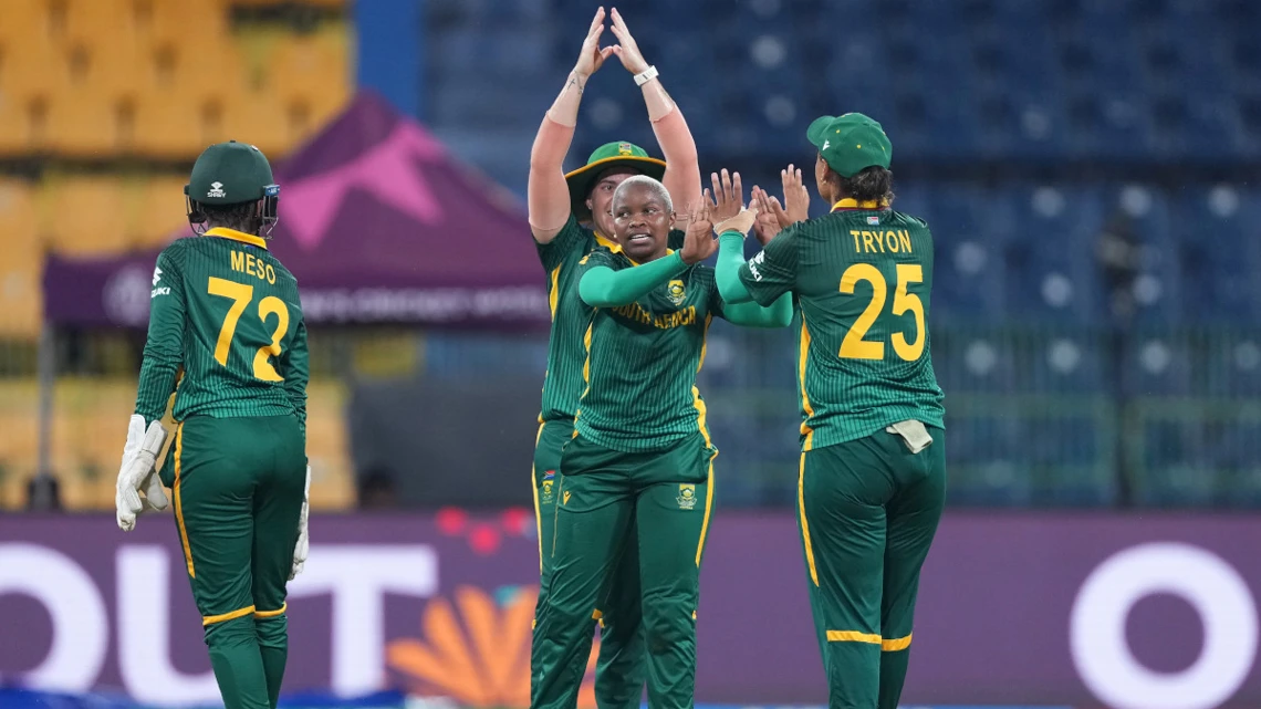 South Africa chase 121 for victory against Sri Lanka | SuperSport