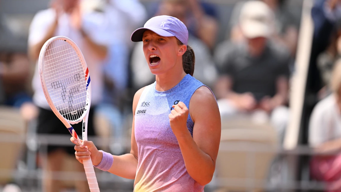 Reigning champion Swiatek beats Svitolina to reach French Open semis ...