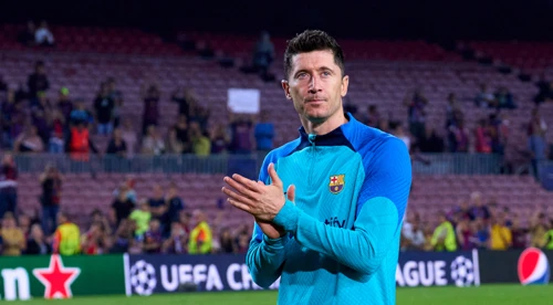 Pressure rising as Barca must cope without Lewandowski in derby ...