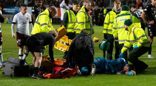 Gordon breaks leg in two places | SuperSport