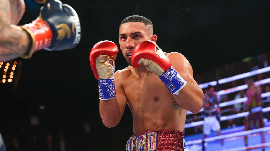 Lopez makes first defence of WBO title | SuperSport