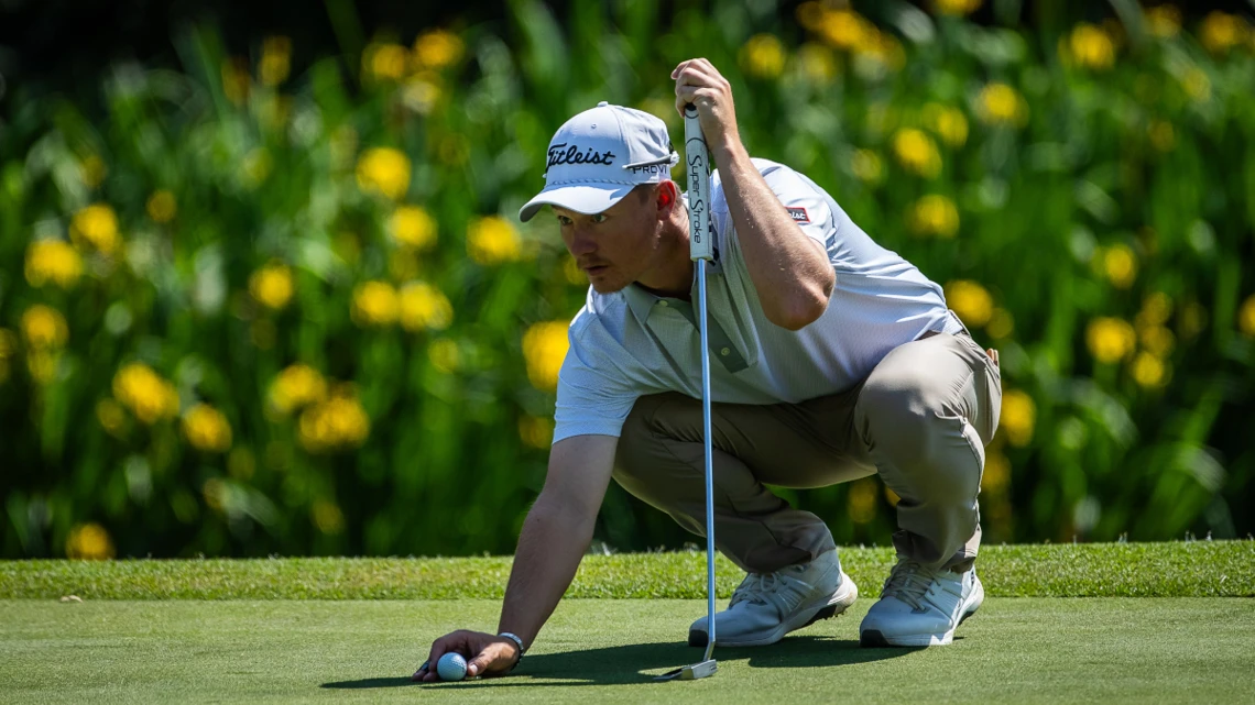 Flawless Du Plooy takes advantage of home terrain | SuperSport