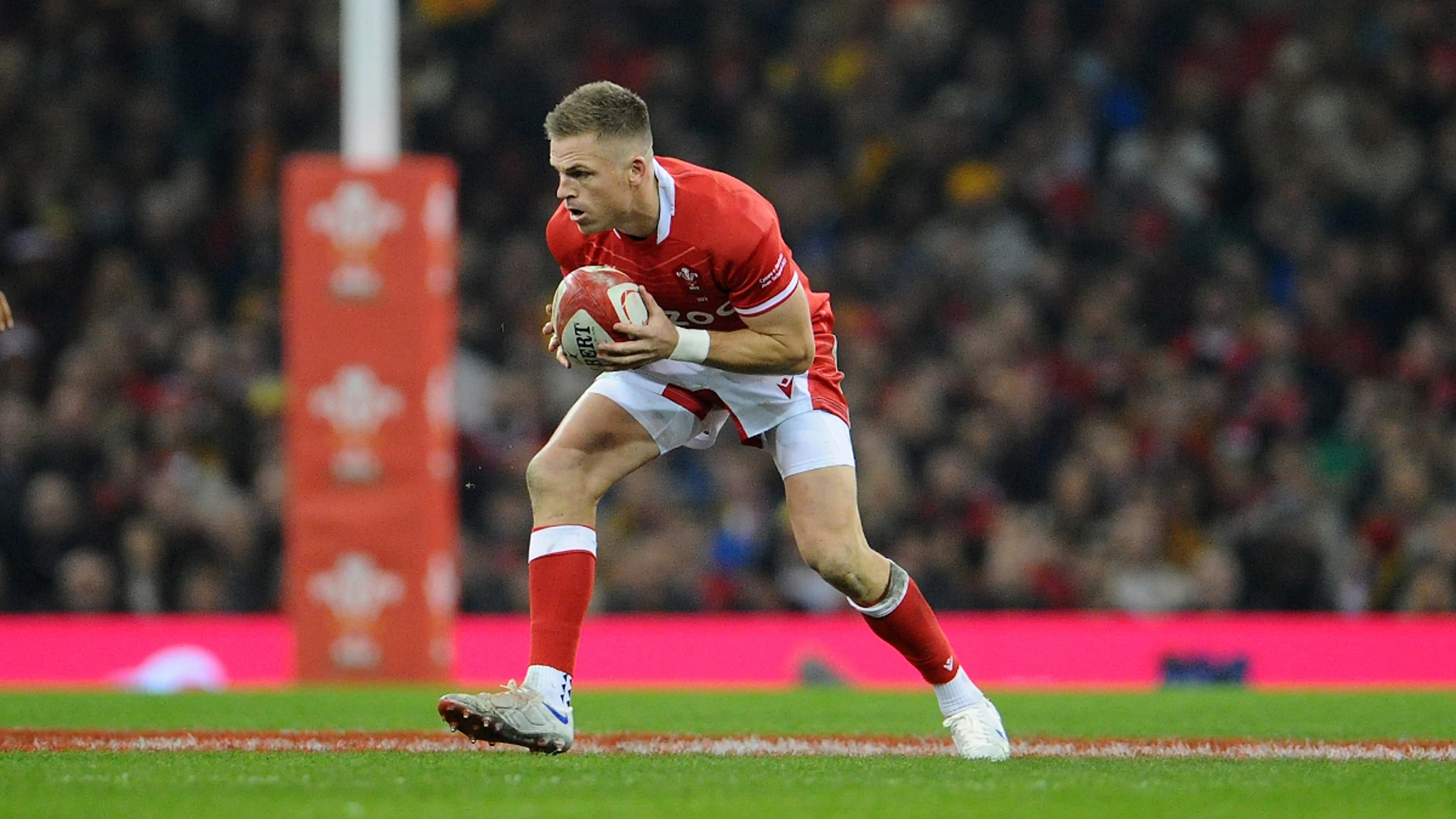 'Sharp' Wales flyhalf Anscombe to finally make World Cup bow | SuperSport