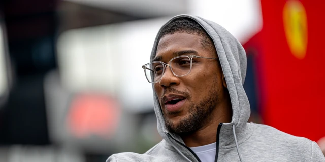 Joshua pays tribute to close friends killed in crash | boxing ...