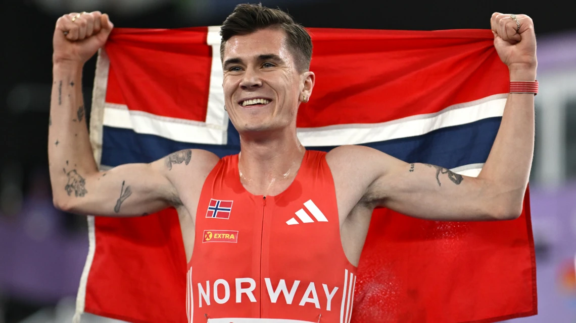 Ingebrigtsen wins 3 000m gold to keep world indoor double bid alive | SuperSport
