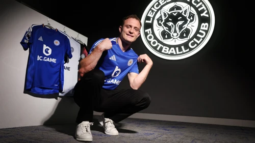 Leicester sign Spurs midfielder Skipp | SuperSport