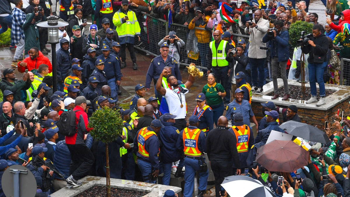 Thousands brave cold, rain to welcome world champion Springboks ...