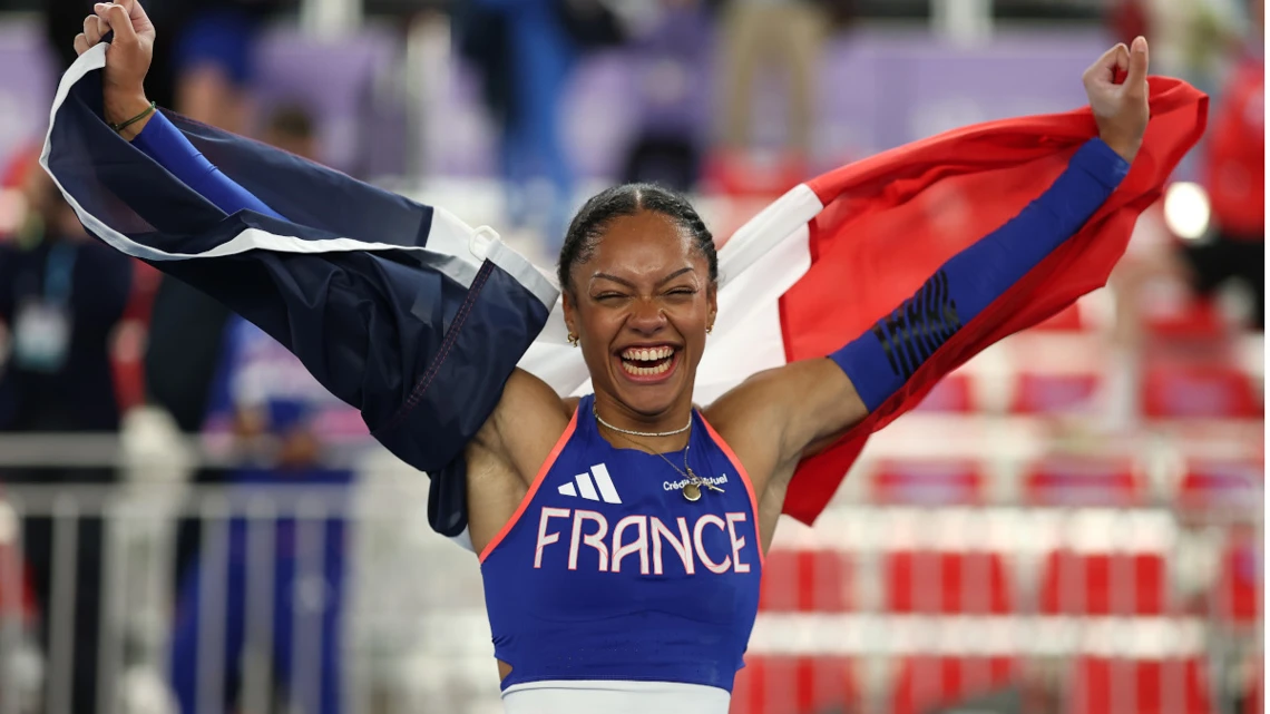 Bonnin wins world indoor pole vault gold, Holloway cruises | SuperSport