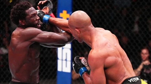 Jared Cannonier takes care of Gregory Rodrigues at Fight Night | SuperSport