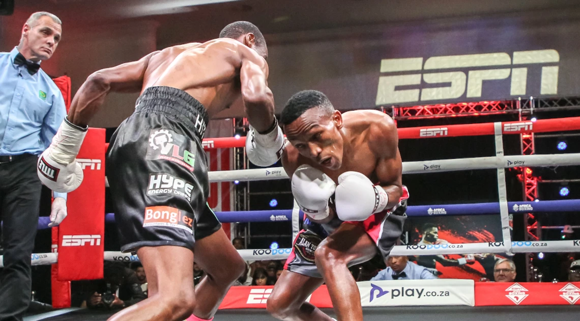 Nail-biting affair as Chauke defends SA Flyweight title | SuperSport