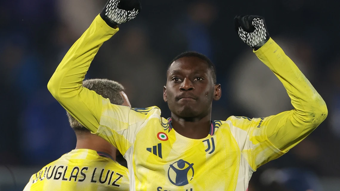 Kolo Muani double saves Juve at Como | SuperSport