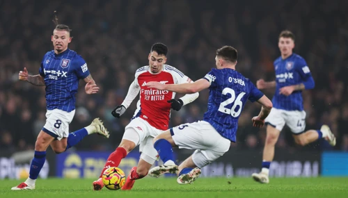 Arsenal edge past Ipswich to go second in Premier League | SuperSport