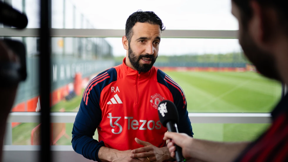 Amorim says 'everything can change' as Liverpool equal Man Utd title ...