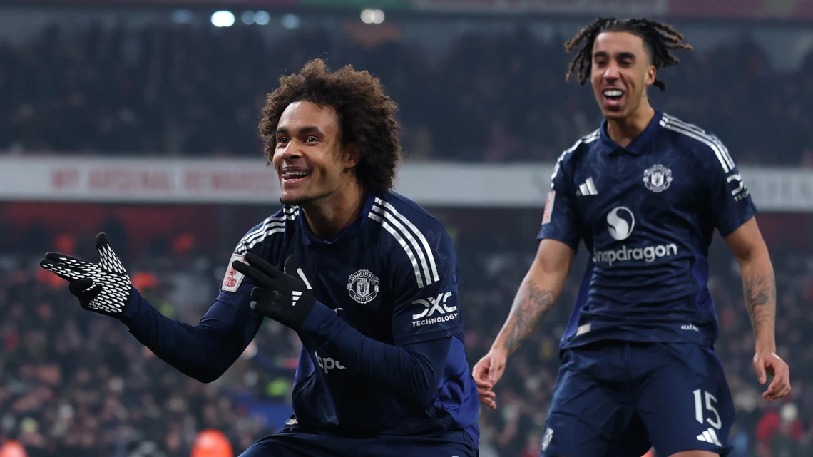 Ten-man Man Utd knock Arsenal out of FA Cup on penalties | SuperSport