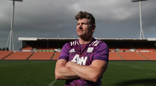 Century up for veteran Thomson | SuperSport