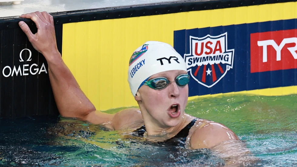US swim star Ledecky smashes her longstanding 800m freestyle world record | SuperSport