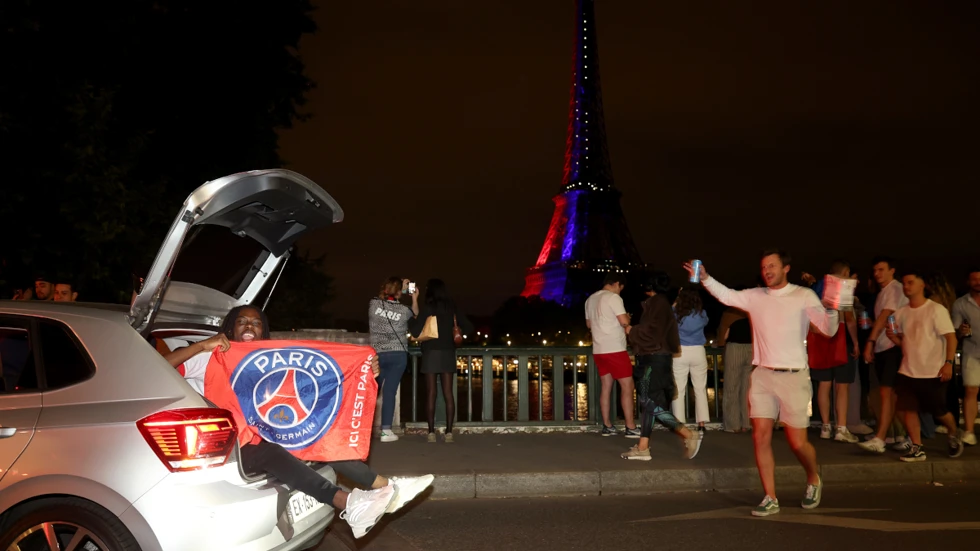 Wild celebrations in Paris after PSG's Champions League win | SuperSport
