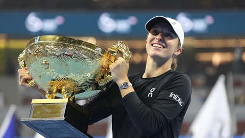 Flawless Swiatek powers past Samsonova to claim Beijing title | SuperSport