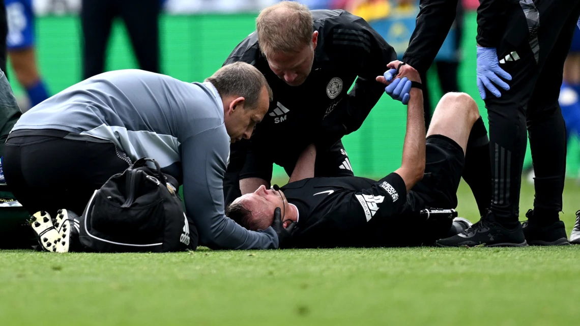 Referee Webb substituted due to head injury on Premier League debut ...