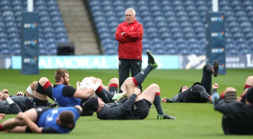 15 000 fans watch Wales training in Kitakyushu | SuperSport