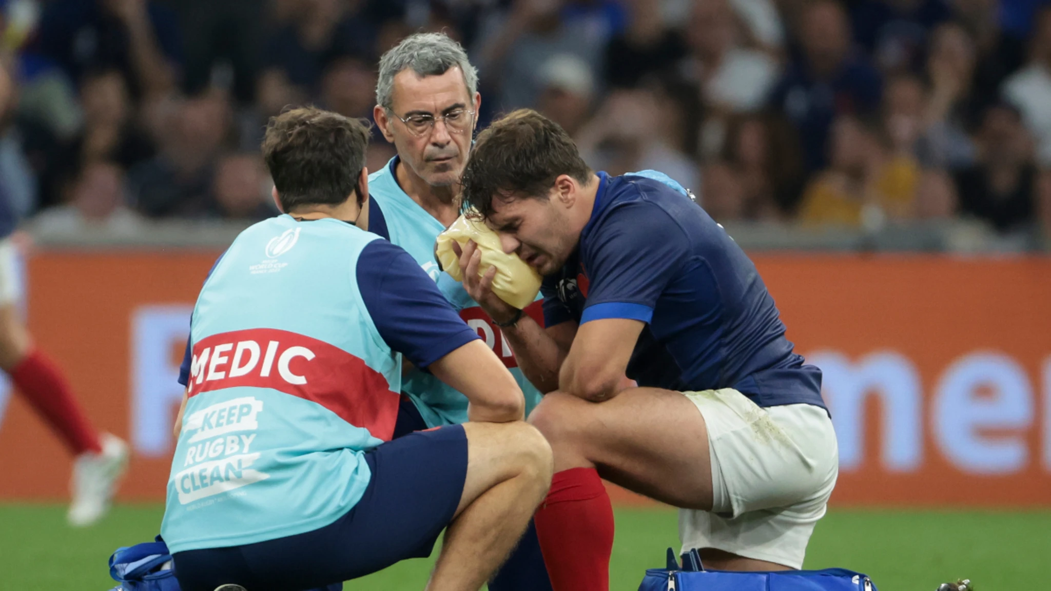 France captain Dupont meeting training goals, to see surgeon on Monday ...