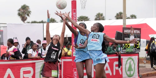 Cape Town and Joburg surge into national netball semis | SuperSport