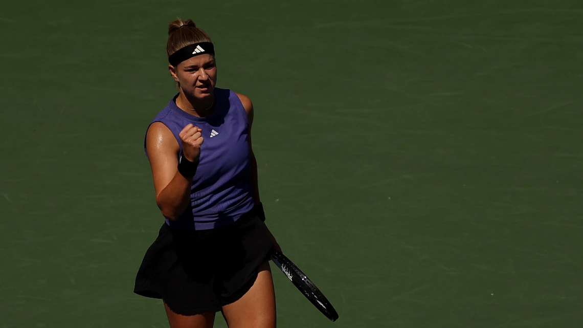 Muchova dashes to bathroom and into US Open semifinals | SuperSport