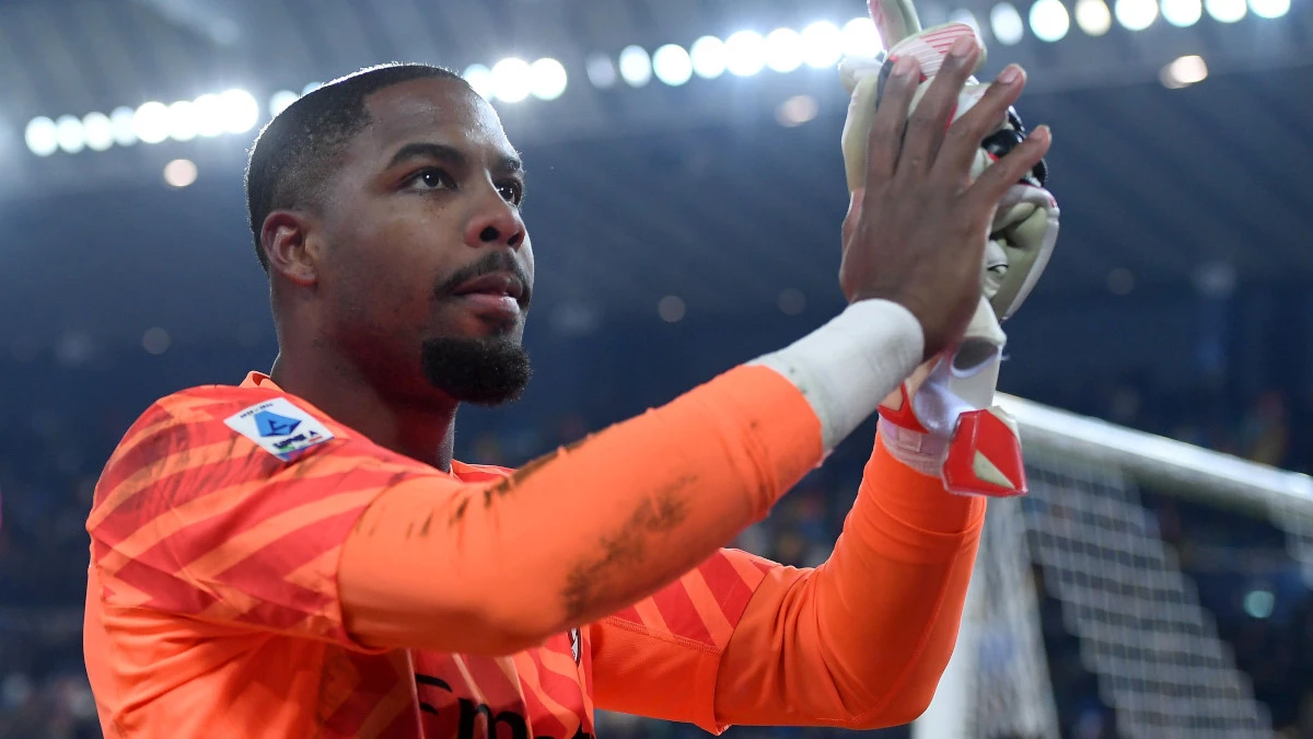 Maignan 'serene and strong' despite racist abuse, says AC Milan coach ...