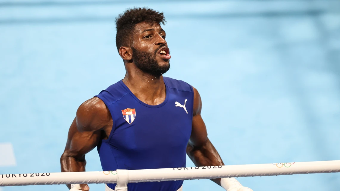 Olympic gold medallist Cruz wins pro boxing debut | SuperSport