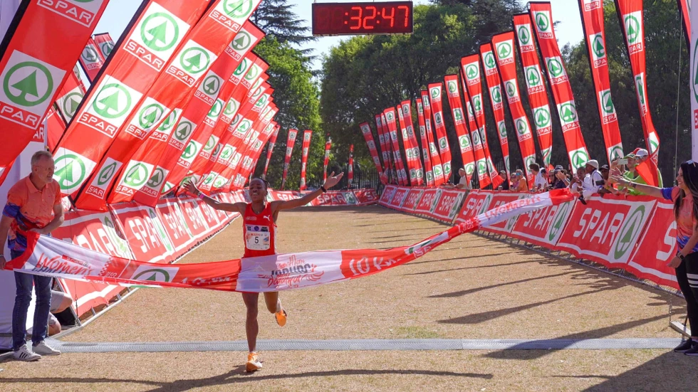 Glenrose Xaba wins the Spar Grand Prix in emphatic style | SuperSport