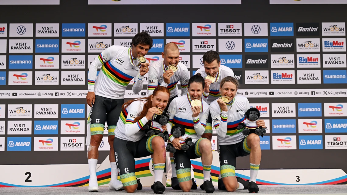 Australia win tense cycling mixed relay world title | SuperSport