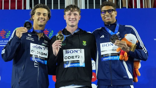 Coetzé stuns Olympic champion to clinch world champs gold in African ...