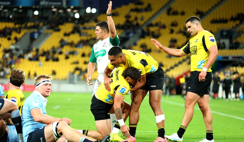 TJ Perenara sets Super Rugby try record in Hurricanes win | SuperSport