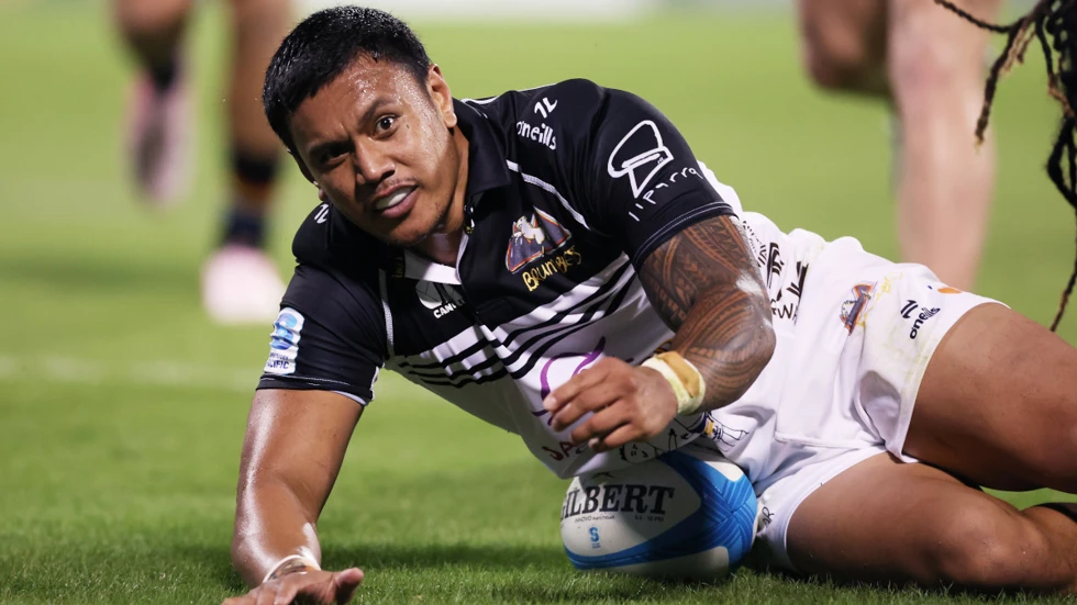 Ikitau Super Rugby hat-trick hailed after Brumbies beat Drua | SuperSport