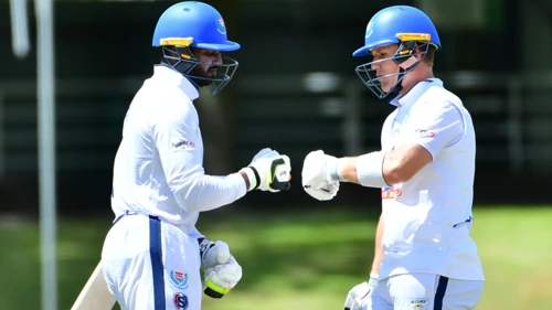 Day 2 WRAP: Kaplan and Van Heerden cash in with the bat | SuperSport