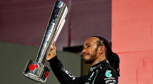 Hamilton closes gap to Verstappen with Qatar victory | SuperSport