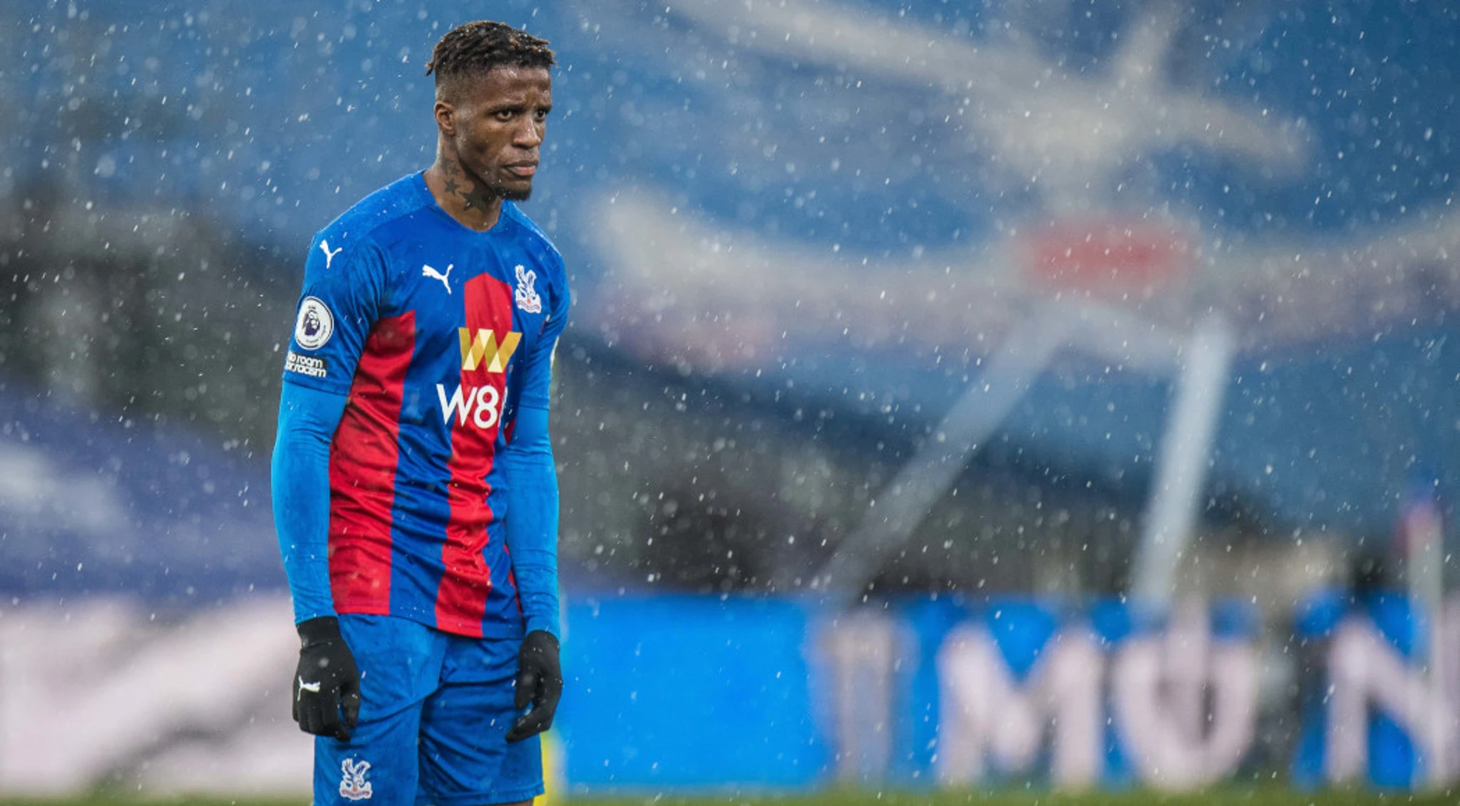 Zaha becomes first Premier League player not to take knee | SuperSport