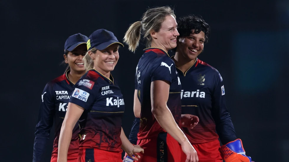 Perry powers RCB into WPL playoffs | SuperSport