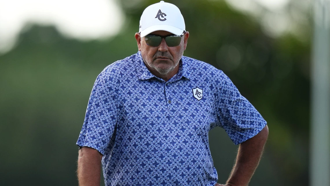 Angel Cabrera grabs 2-shot lead at Hall of Fame Invitational | SuperSport