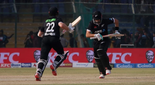 Conway hits hundred as New Zealand thump Pakistan to level series ...