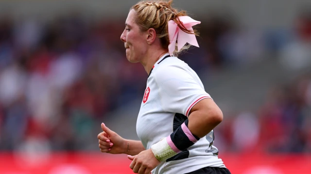 Wales' No 8 Evans hits back at critics of her 'Barbie' look | SuperSport