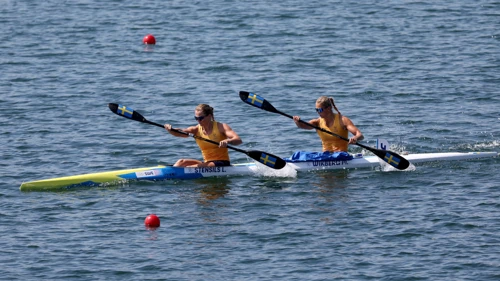 Swedish sprinter ditches spray skirt to find paddling rhythm | SuperSport