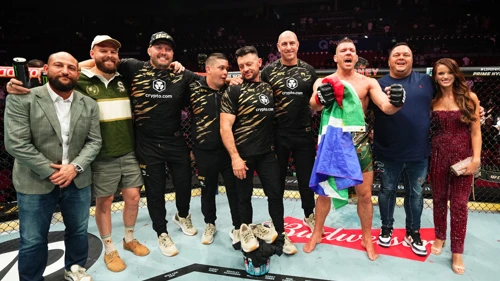 DDP overwhelms Strickland for successful title defence | SuperSport