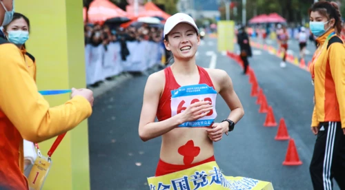 Chinese walker sets new world record for 20k | SuperSport