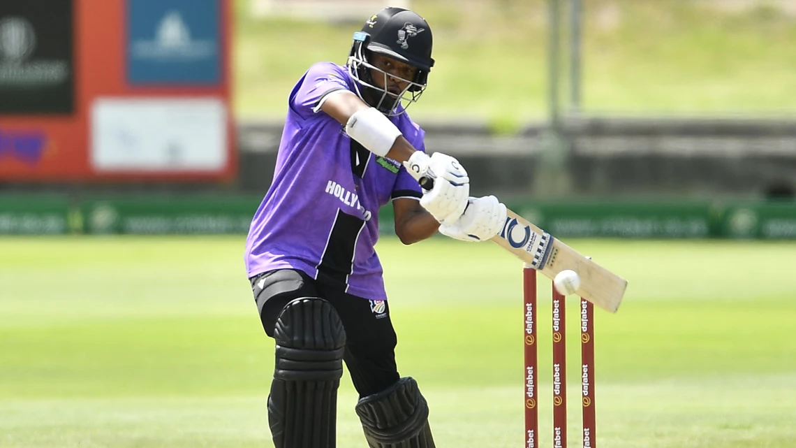 Dolphins cruise past champions | SuperSport