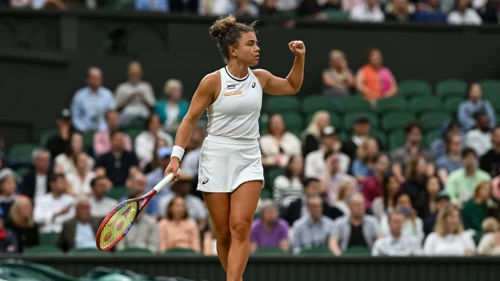 Paolini pummels Navarro to book Wimbledon semifinal with Vekic | SuperSport