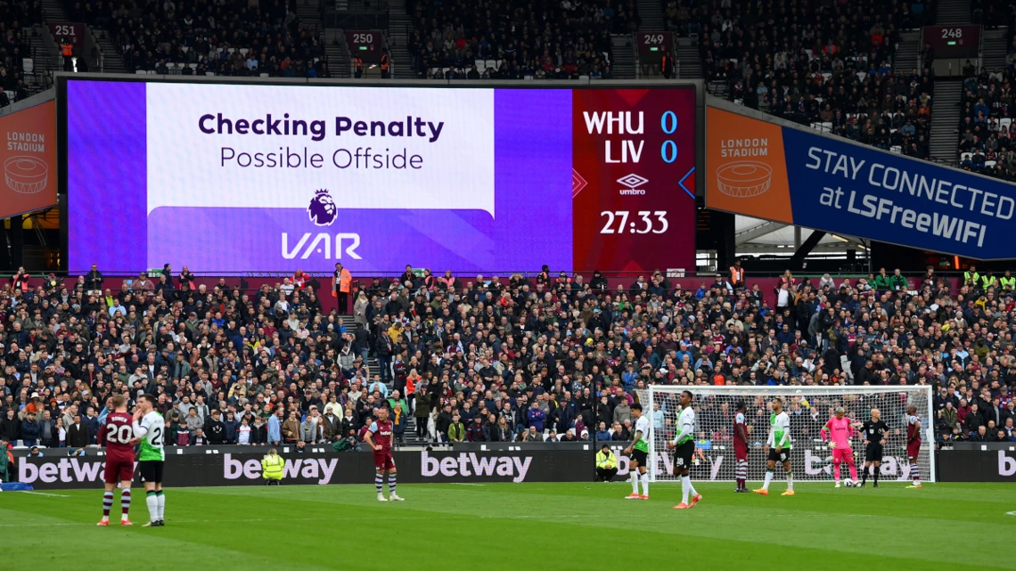Premier League clubs vote to retain VAR | SuperSport