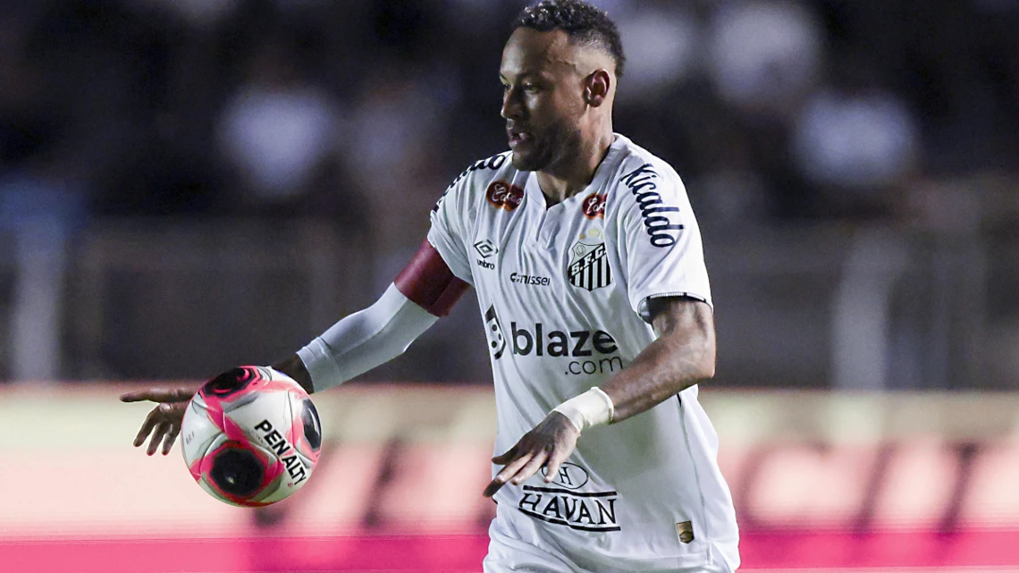 Neymar responds to jeering fans by scoring directly from corner ...