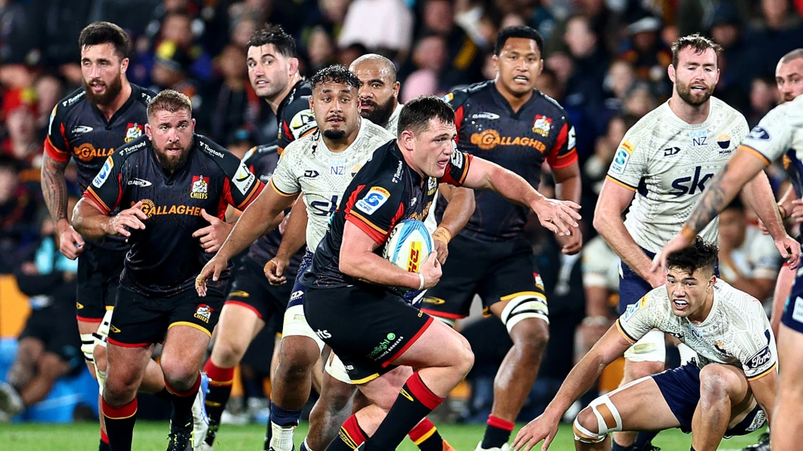 Chiefs move top of the table, Waratahs keep season alive | SuperSport