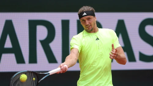 Zverev reaches seventh French Open quarters after Griekspoor retires | SuperSport